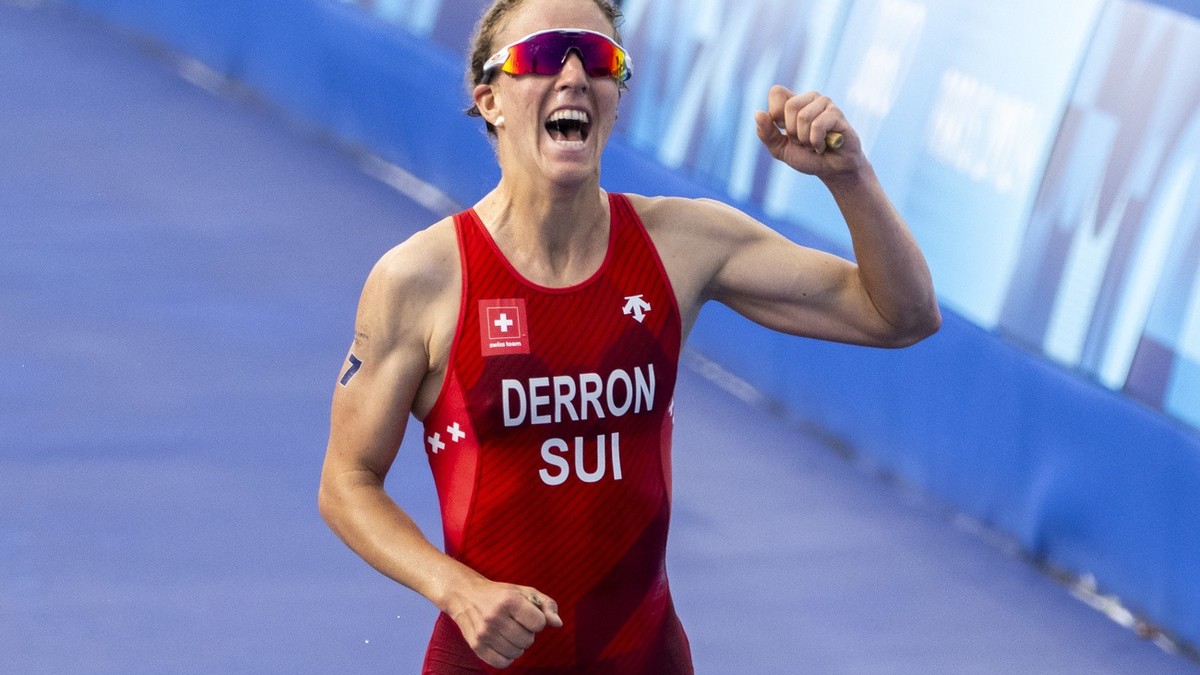 JO 2024: Julie Derron a la médaille d'argent en triathlon
