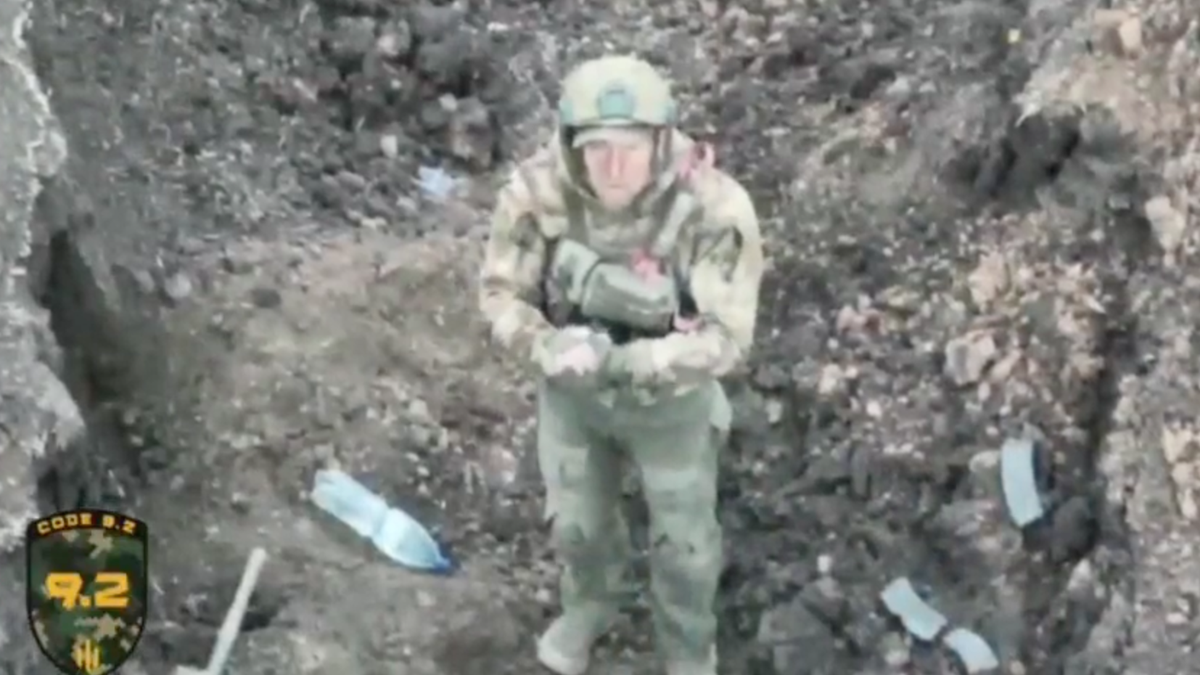 Ukraine: ce soldat russe risque sa vie pour être capturé