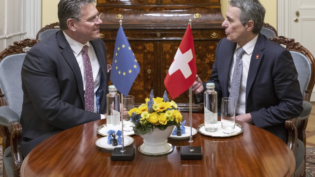 Europe: Maros Sefcovic mis à mal par ses liens avec Robert Fico