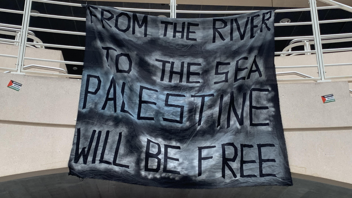 «De la mer au Jourdain»: désaccord sur le slogan propalestinien