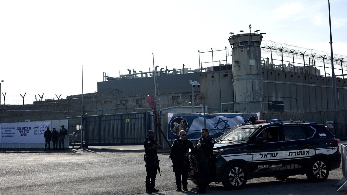 Plusieurs autobus explosent dans le centre d'Israël