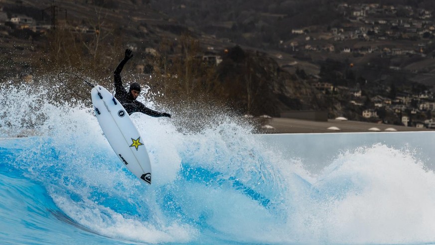Les gens cool pourront bientôt surfer à Sion beach!