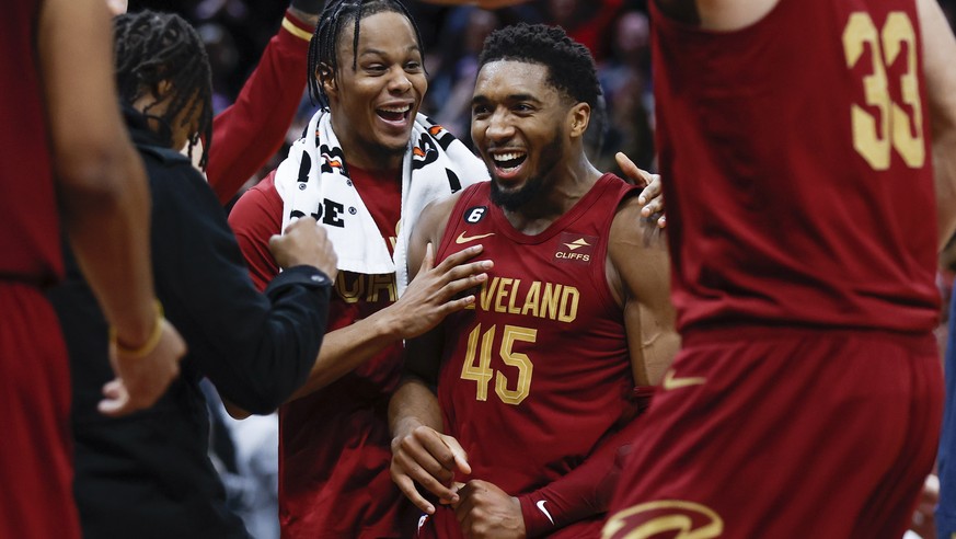 NBA: Mitchell entre dans l'histoire en faisant exprès de rater un tir