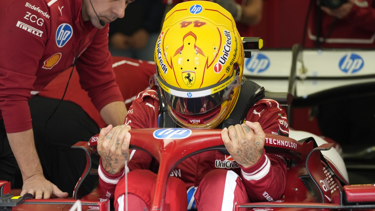 F1: Voici pourquoi Hamilton a un casque jaune chez Ferrari