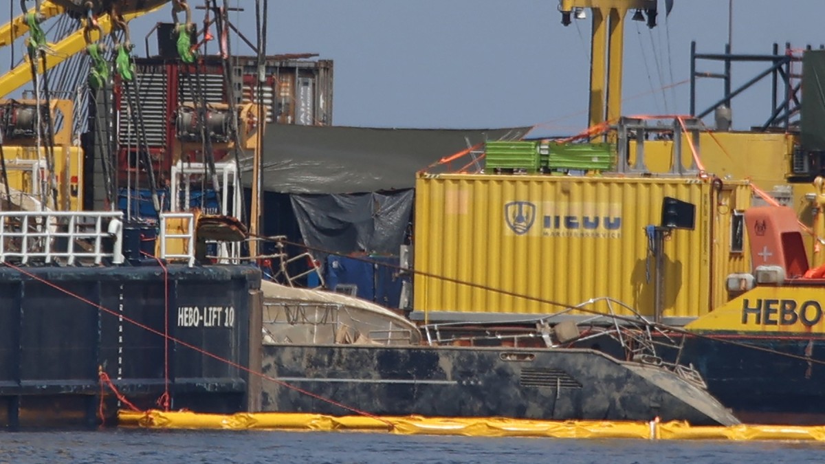 L'épave du voilier Bayesian a été remontée à la surface