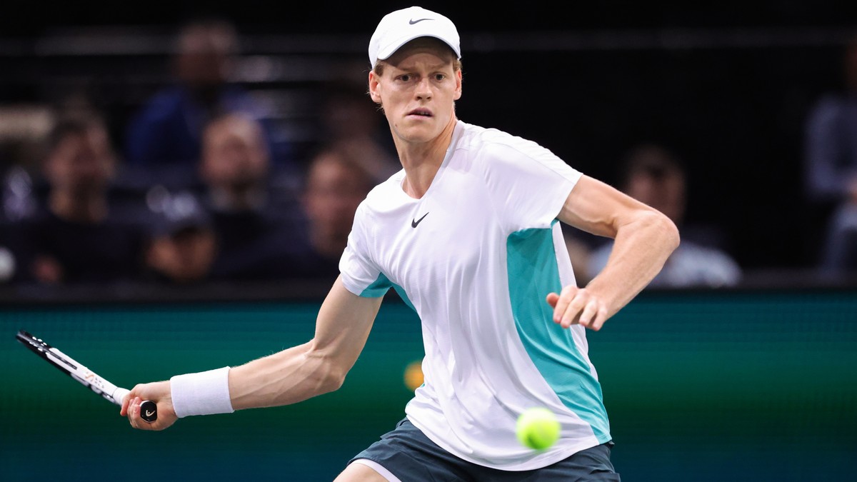 Jannik Sinner claque la porte du Rolex Paris Masters