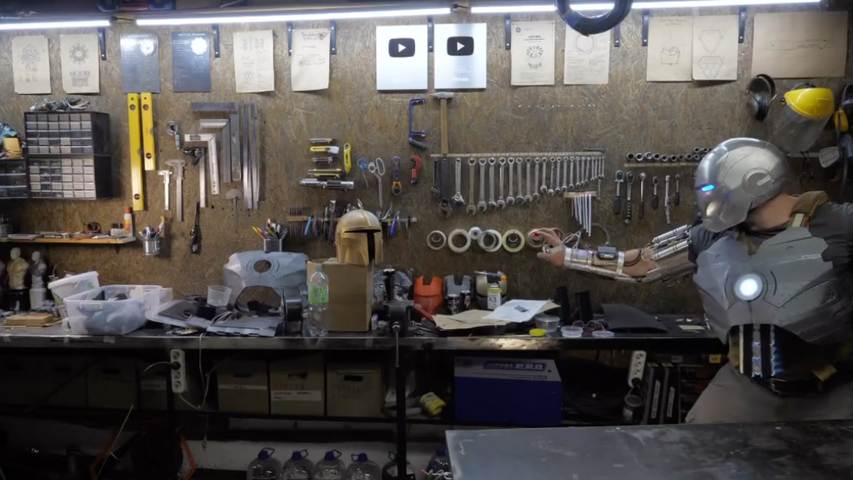 Alex Burkan, youtubeur russe, a fabriqué l'armure d'Iron Man