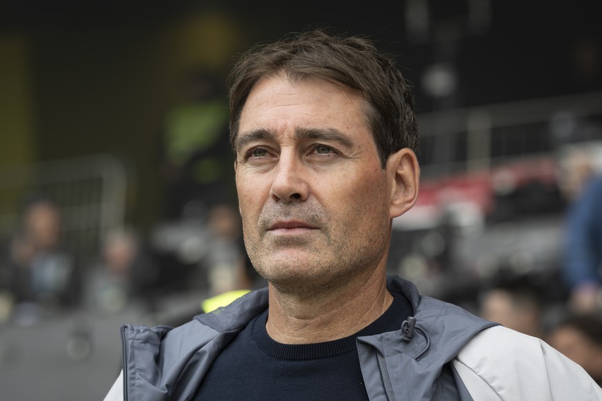 René Weiler ne sera plus coach du Servette FC ++ Pedersen en jaune