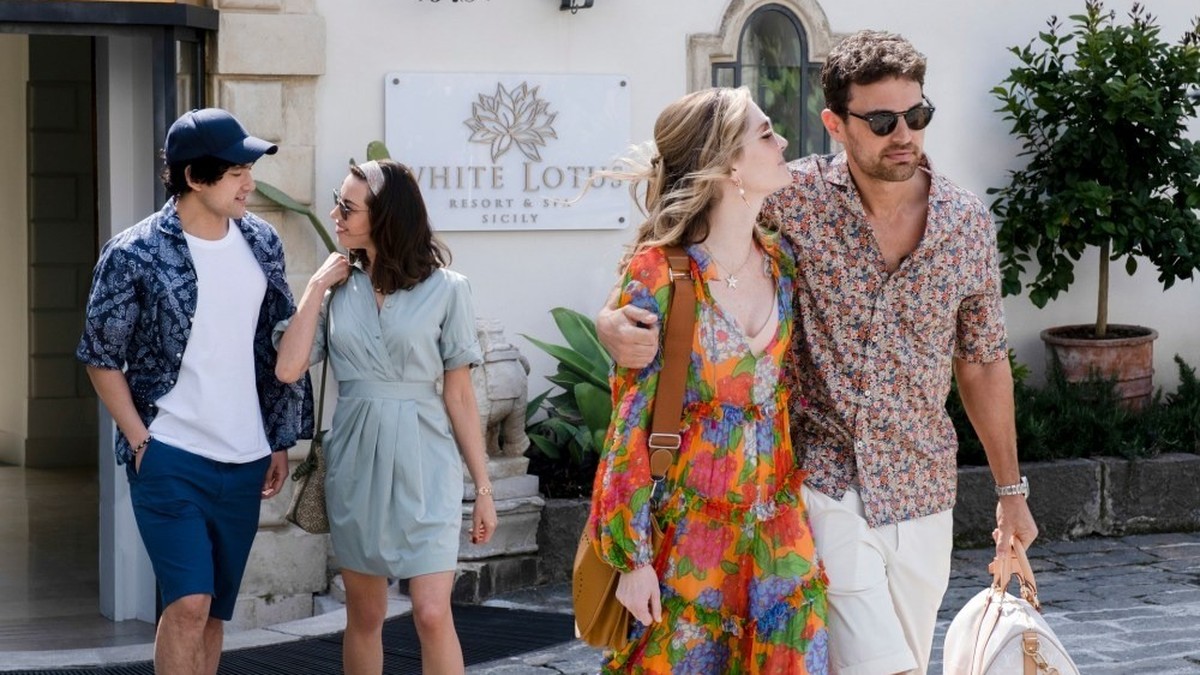 Meghann Fahy et Leo Woodall de «The White Lotus» sont en couple