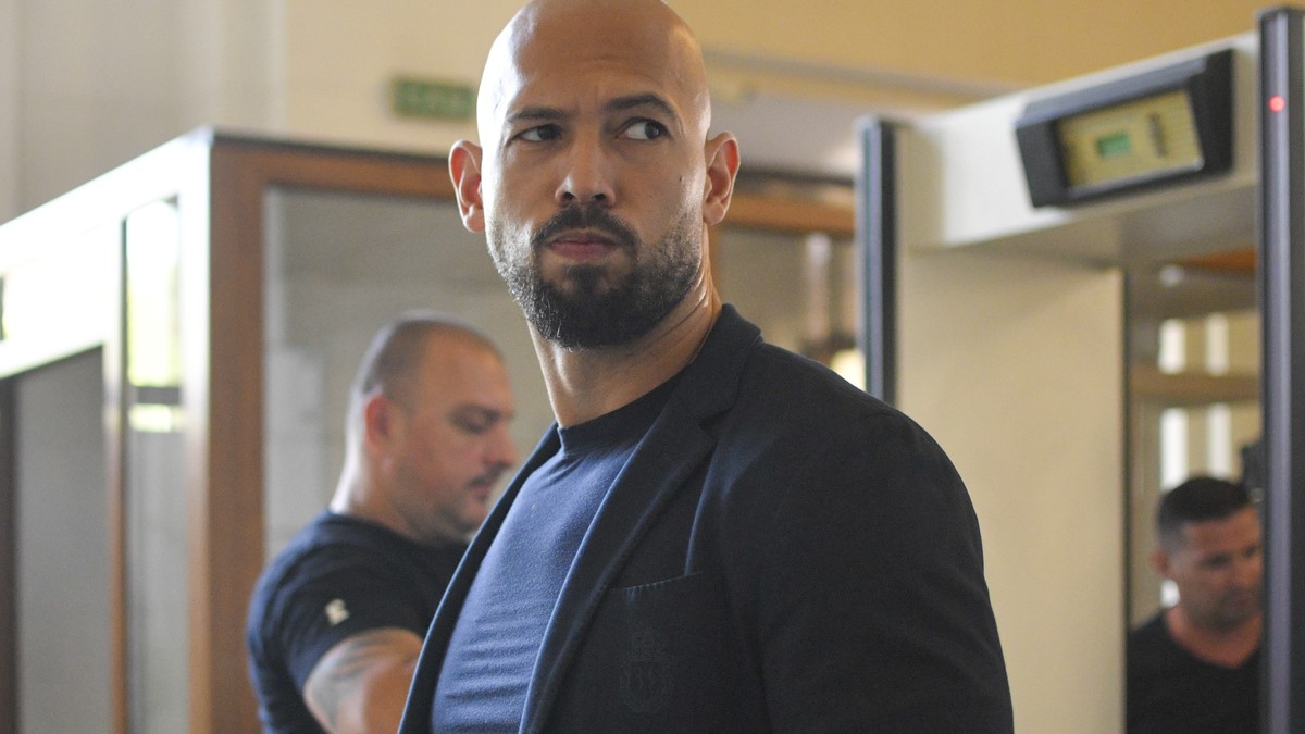 Andrew Tate est en garde à vue en Roumanie