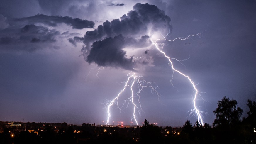 Pourquoi le tonnerre gronde-t-il quand il y a des éclairs?