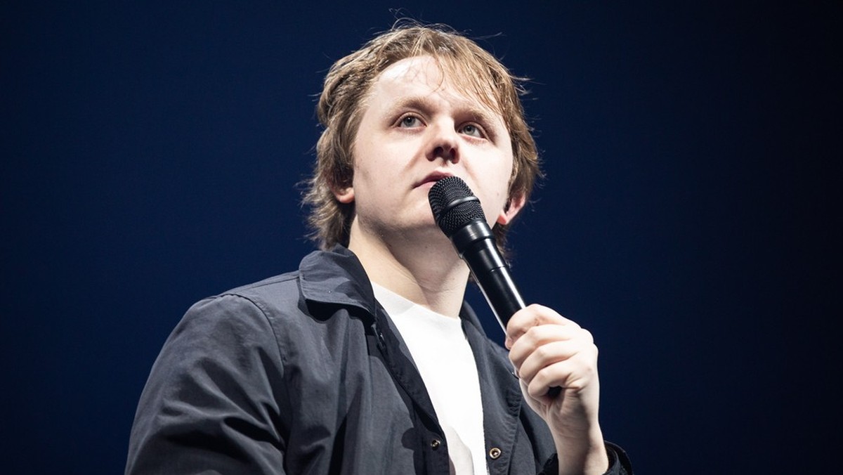 Qu'est-ce que la maladie dont souffre le chanteur Lewis Capaldi