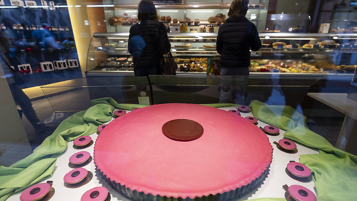 «Le plus grand carac rose du monde» se trouve à Lausanne