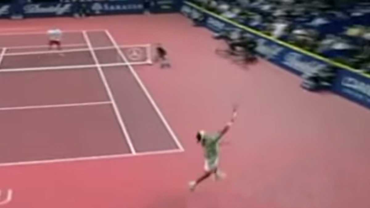 Tennis: Roddick wirft Federer nach Gegensmash das Racket vor die Füsse