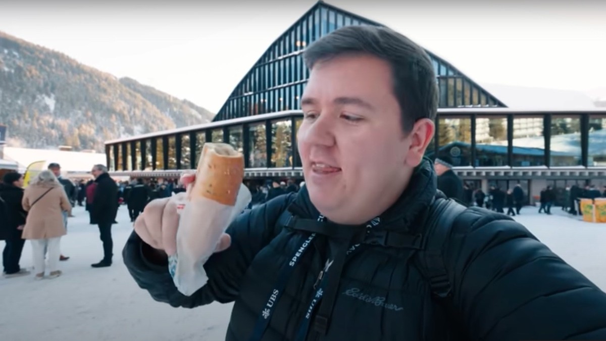 Kanadischer Influencer Robert Greeley macht am Spengler Cup Fehler