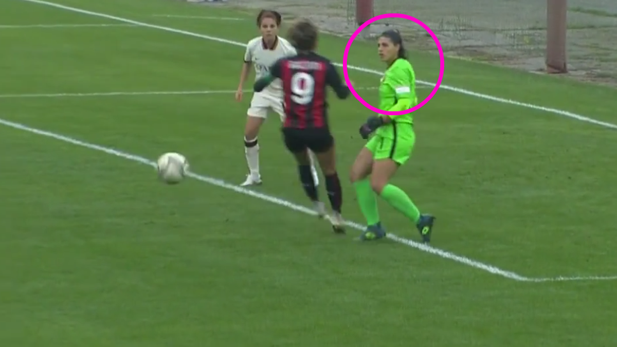 Roma-Torhüterin Rachele Baldi kassiert gegen die AC Milan kurioses Rot