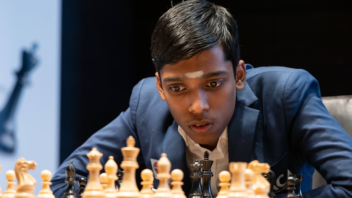 Wunderkind Rameshbabu Praggnanandhaa fordert Superstar Magnus Carlsen ...