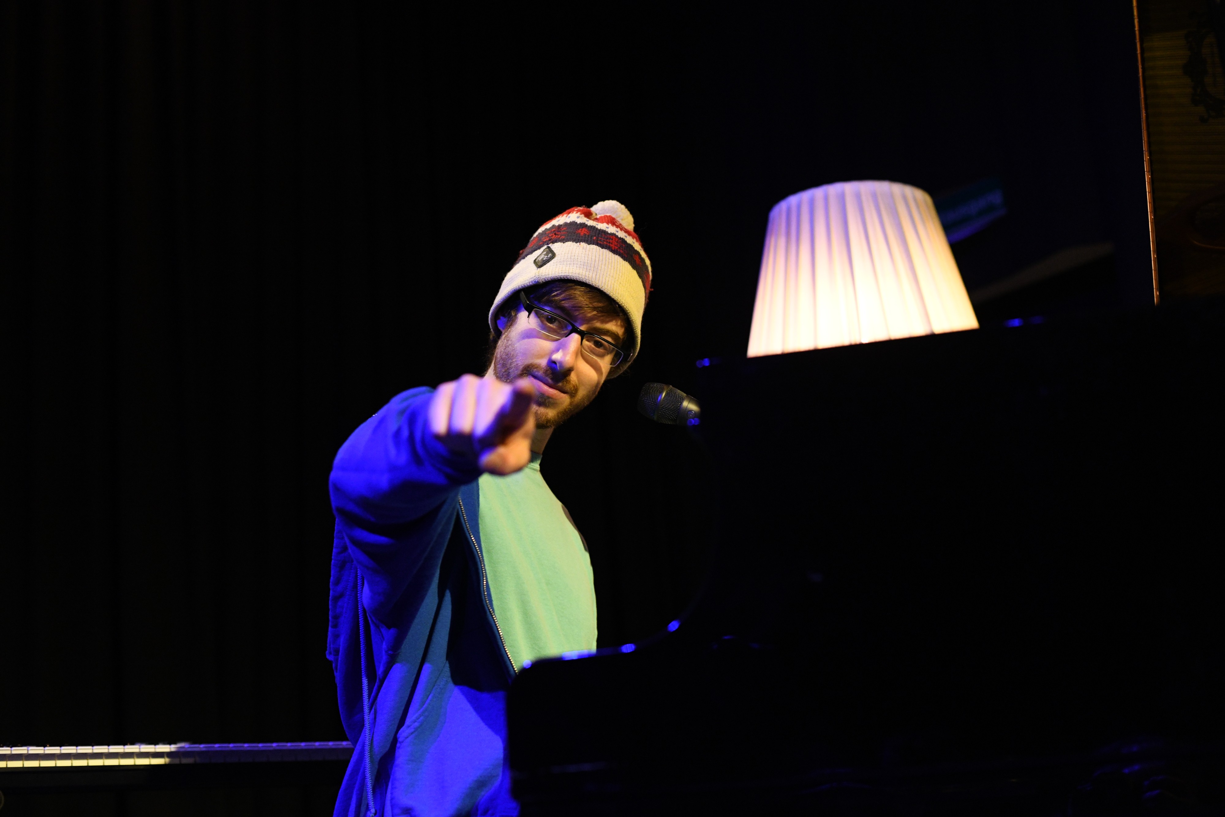 Jake Sherman spielt alles was das Herz begehrt