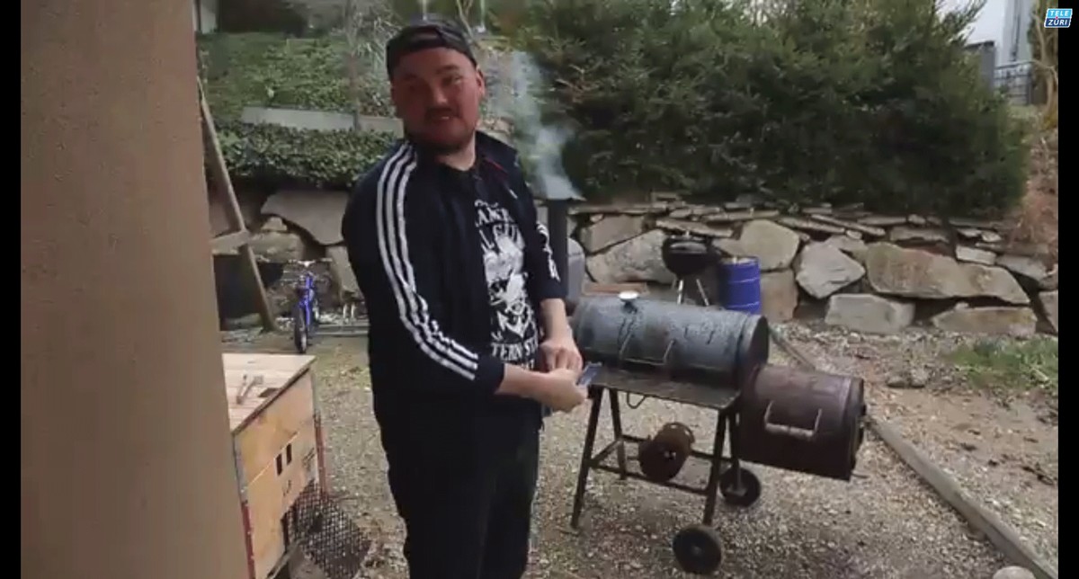 Hier kocht der Fascho: Was Benu vom «SwissDinner» bei seiner Band ...