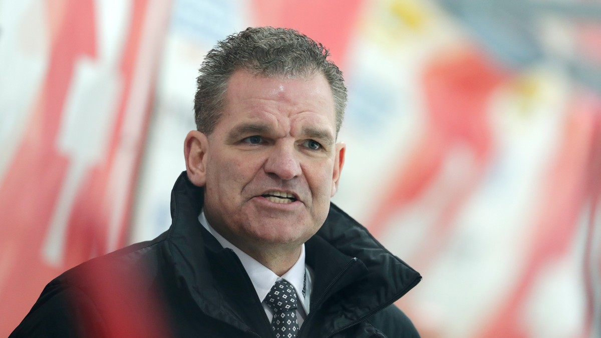 Silber-Schmied Sean Simpson geht