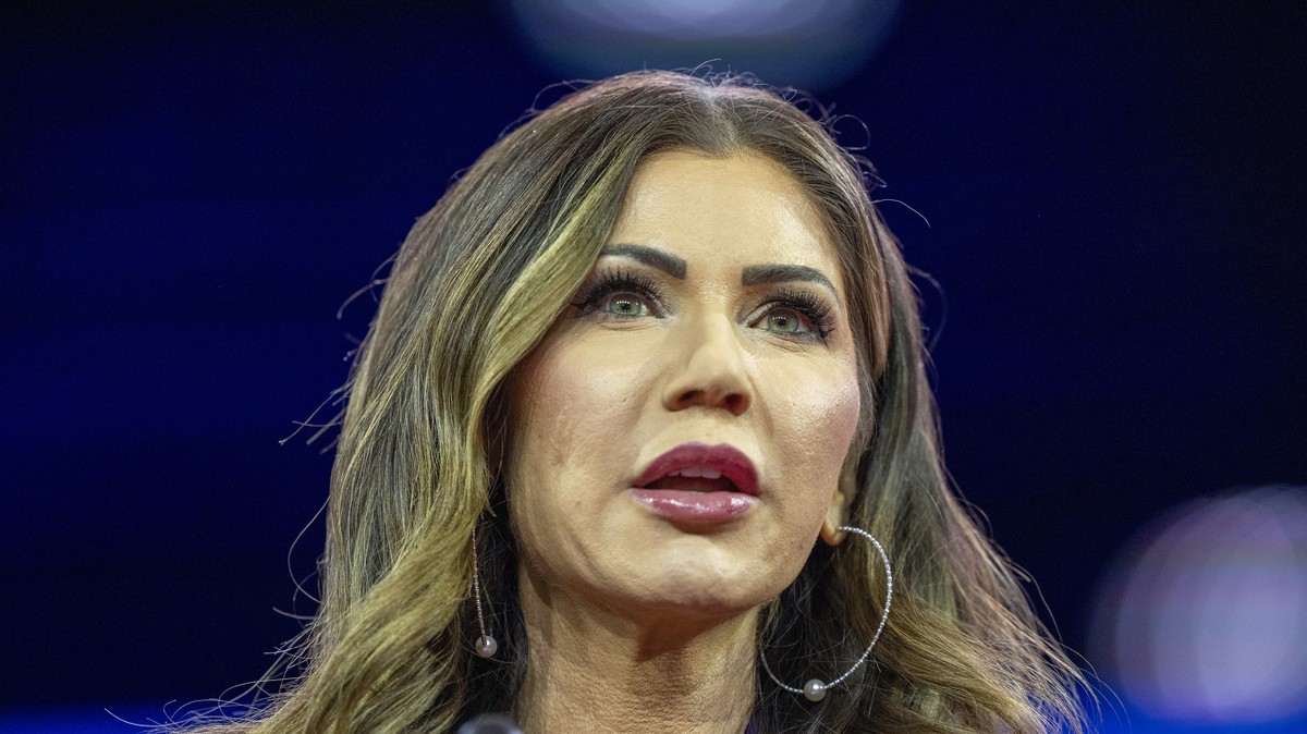 Hunde-Hass und Fake-Treffen mit Kim Jong-un – Kristi Noem reitet sich ...