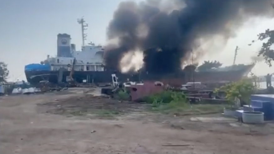 Thailand: Öltanker mit Diesel an Board explodiert – mindestens ein Toter