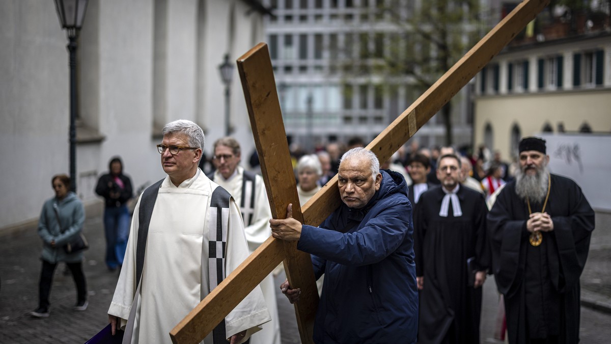 Karfreitagsprozessionen in Zürich und Romont FR