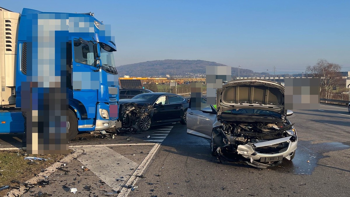 Zwei Verletzte bei Kollision in Egerkingen SO