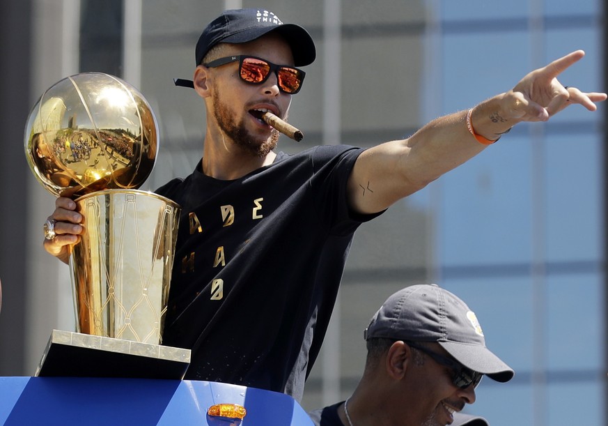 So legt sich Trump mit den Basketball-Superstars an