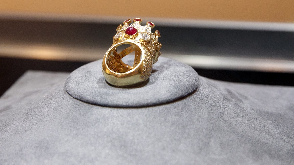 Ring von Tupac Shakur in New York für eine Million Dollar versteigert