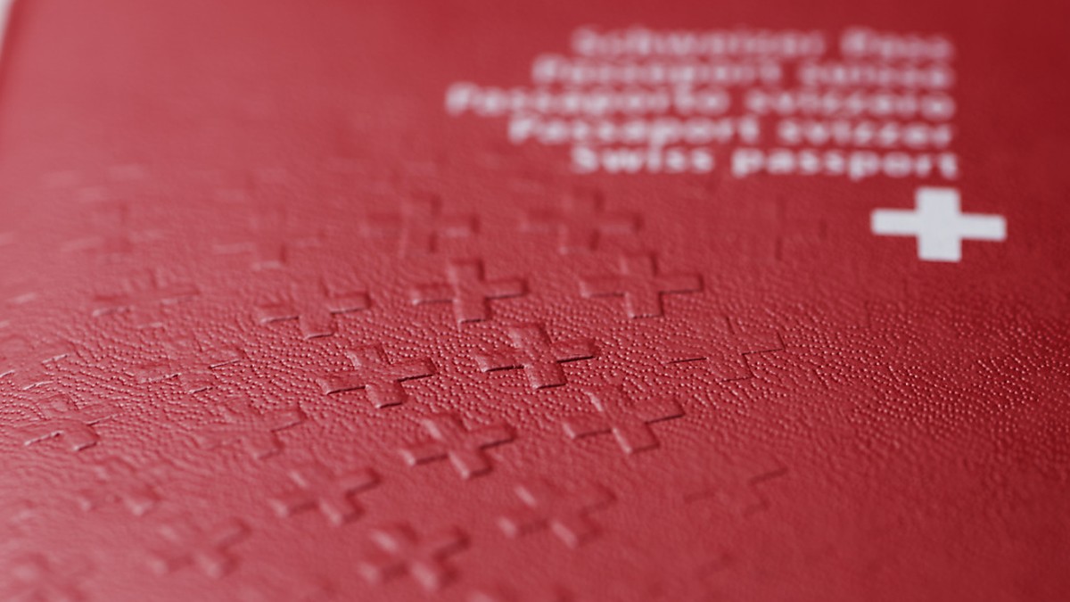 Schweizer Pass erscheint ab Ende Oktober mit neuem Design