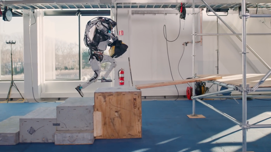 Dieser Roboter von Boston Dynamics macht bessere Back-Flips als du