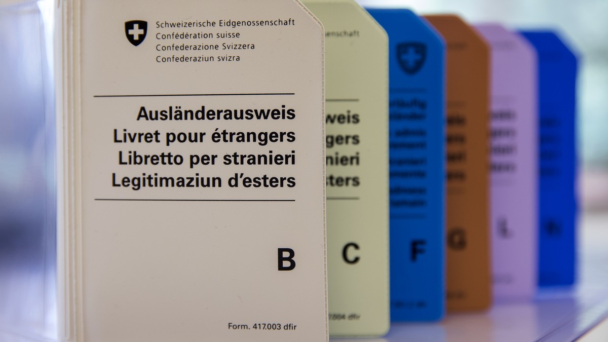 523 Ausländer kaufen Schweizer B-Bewilligung – die Spitzenreiter