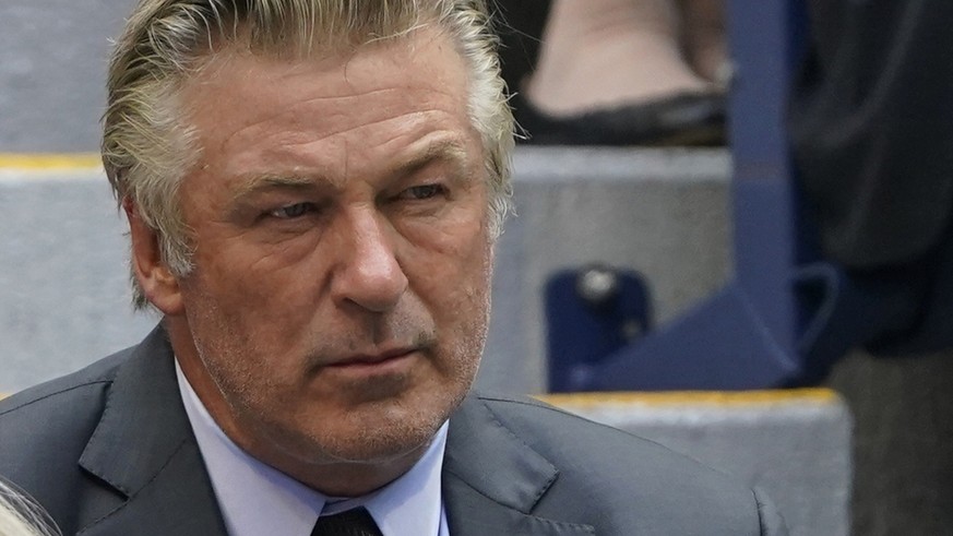 Alec Baldwin will sein Handy nun doch der Polizei übergeben