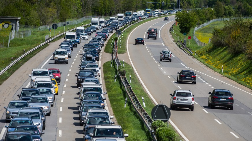 Weil der öffentliche Verkehr zu wenig genutzt wird, will der Bund das ...