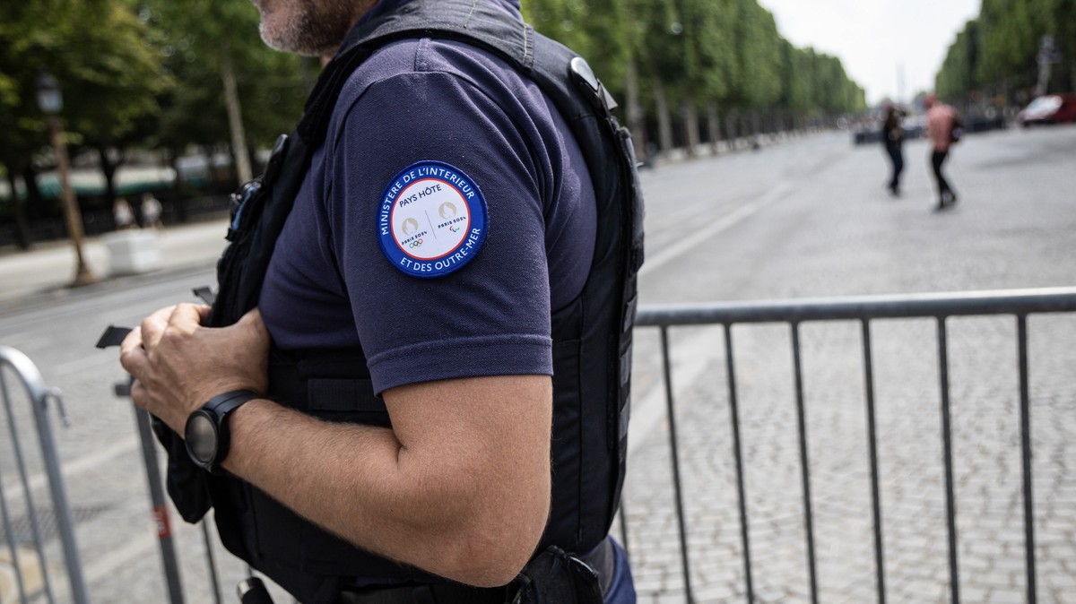 Anti-Terror-Soldat bei Messerattacke in Paris verletzt
