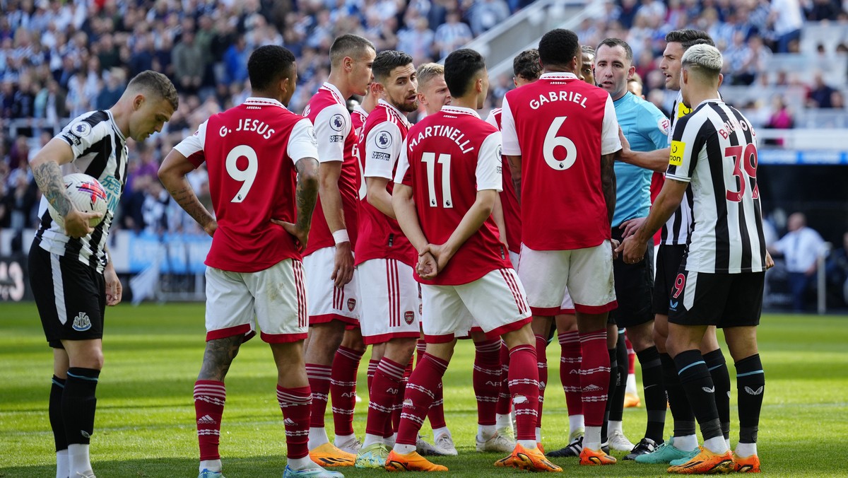 Rudelbildung, Nachspielzeit: Neue Regeln in Bundesliga und Premier League