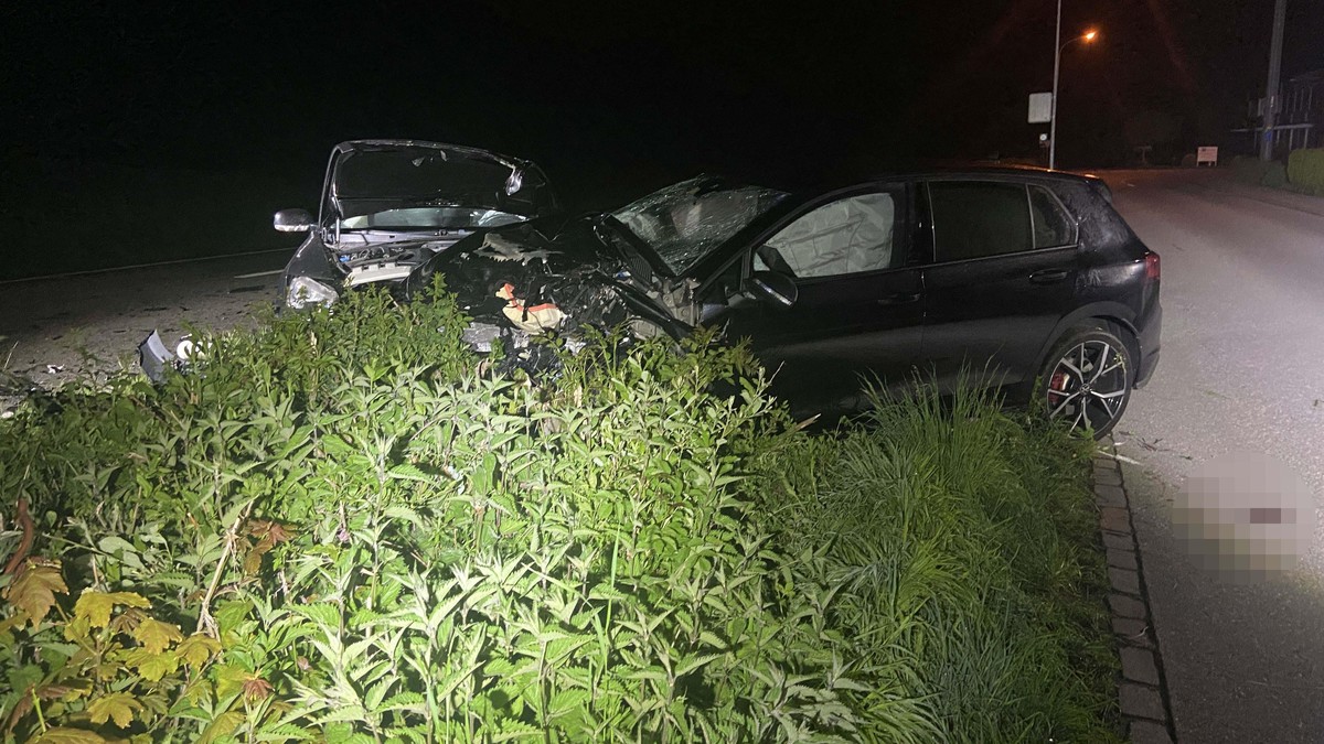 Sechs Verletzte bei Frontalkollision in Dintikon AG