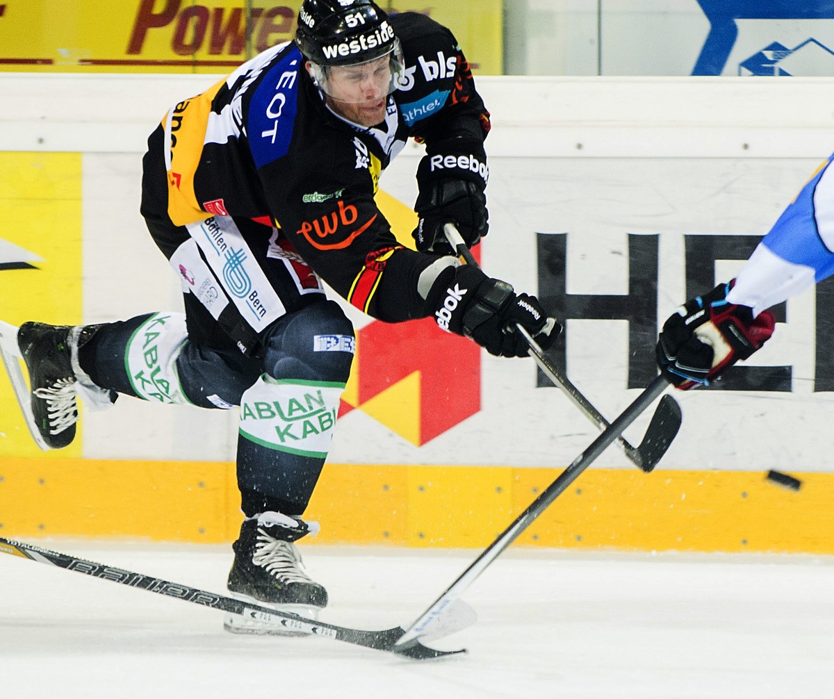 Spielertausch bei Fribourg und Bern: Ryan Gardner und Timo Helbling ...