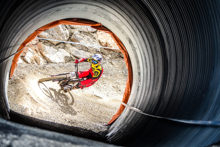 Schweizer Downhiller rasen an den Medaillen vorbei