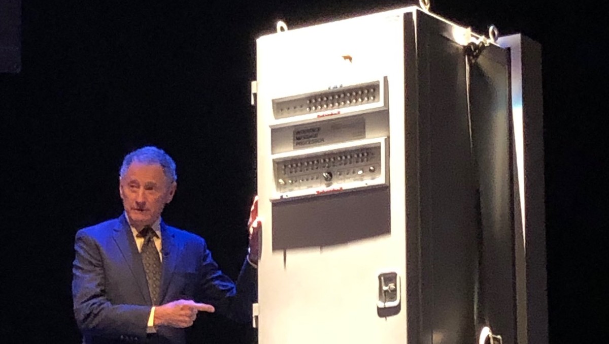 50 Fakten zu 50 Jahren Internet – zum Beispiel sah der erste Router so aus