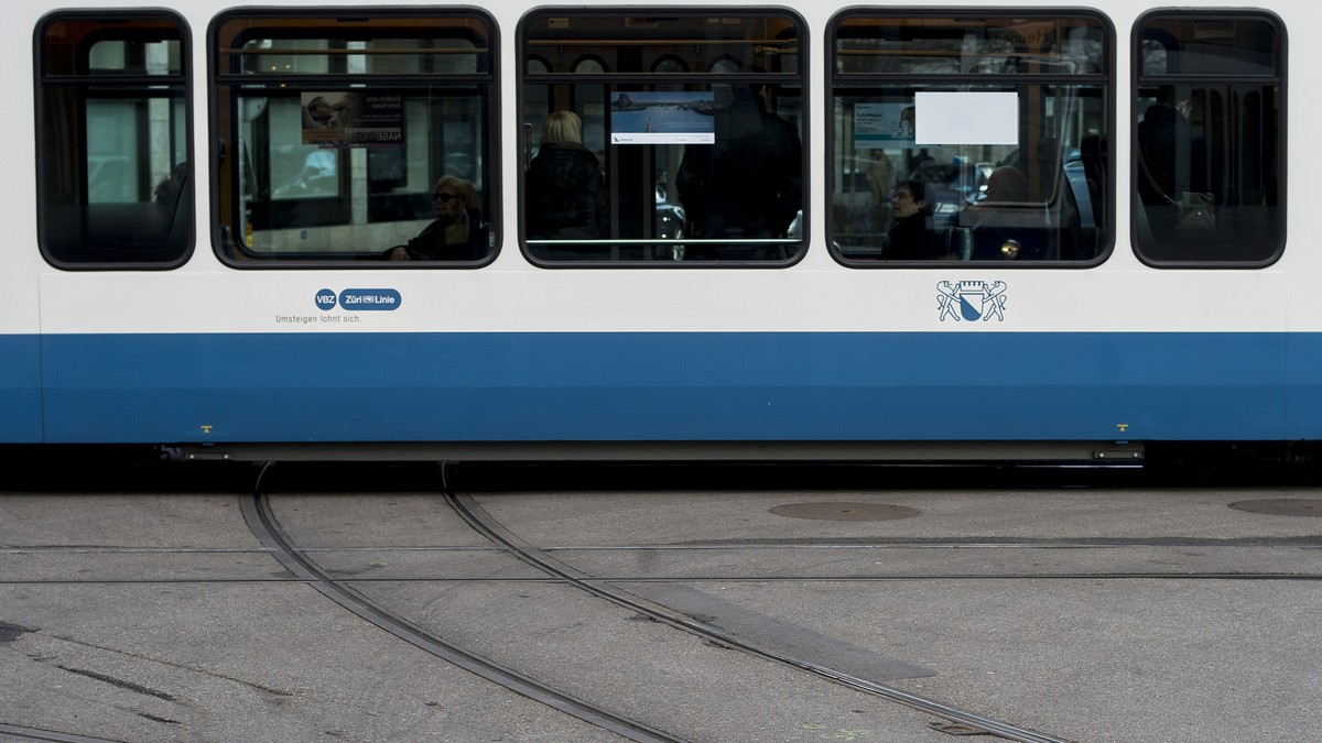 Wieder ein Unfall mit der Zürcher Glattalbahn: Velofahrer stirbt nach ...