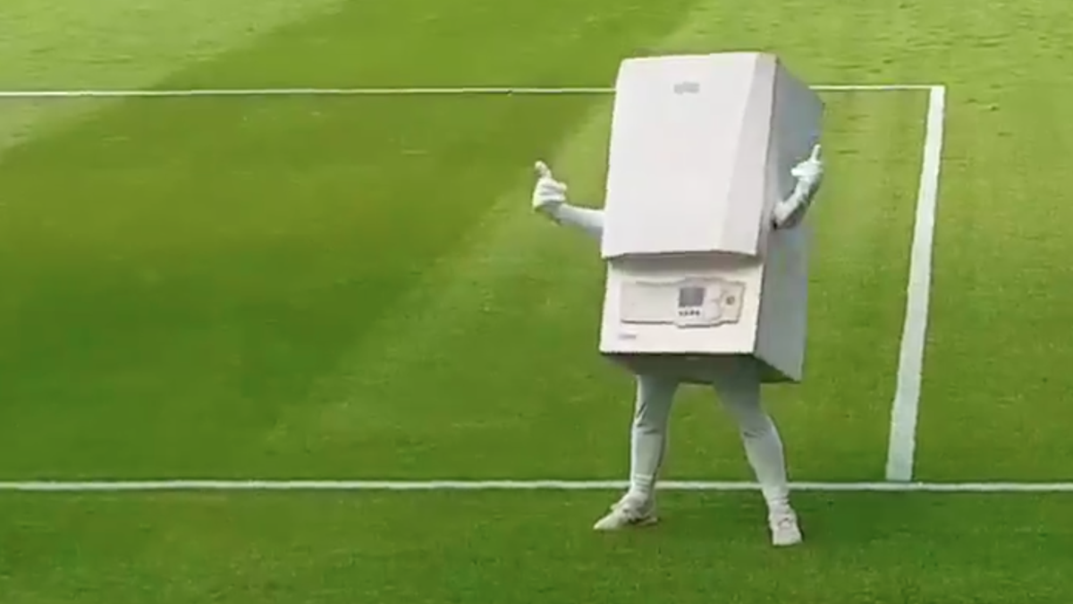 West Bromwich stellt Maskottchen «Boiler Man» vor