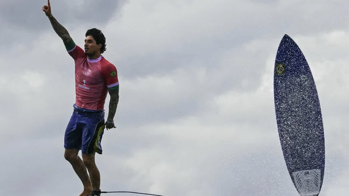 Olympia 2024: So entstand das epische Surf-Foto von Gabriel Medina