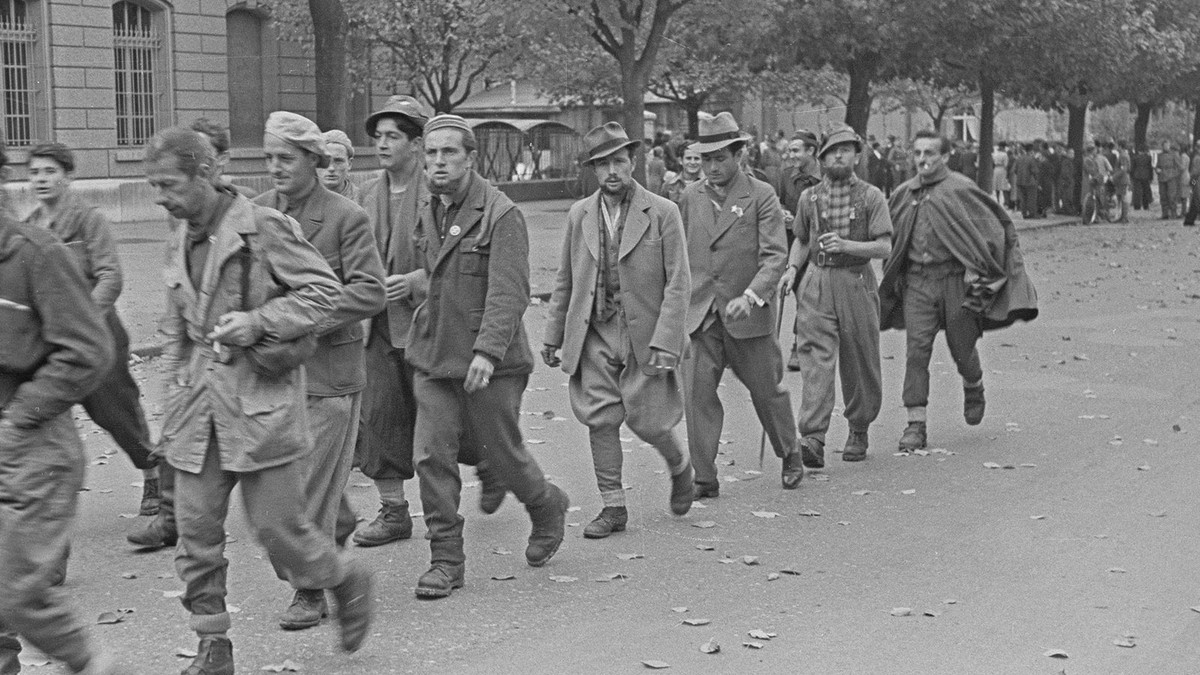 Die Partisa­nen des Ossola in Schweizer Internierungslagern