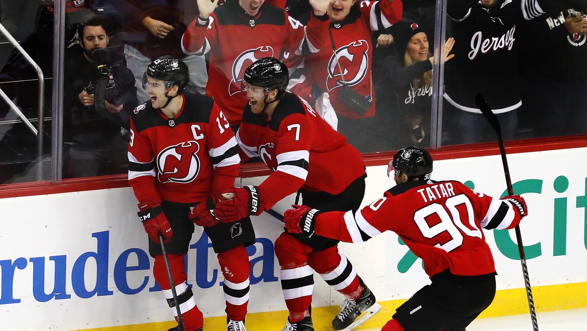 Hischier schiesst Devils in Overtime zum Sieg, Schmid feiert Saisondebüt