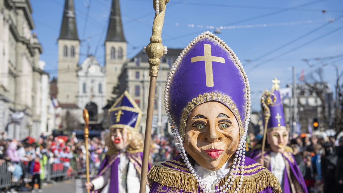 Urknall in Luzern – Rekordaufmarsch an der Fasnacht