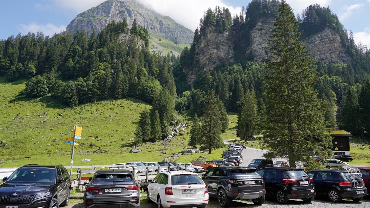 450'000 Kubikmeter Fels stürzen im Bisisthal SZ ab