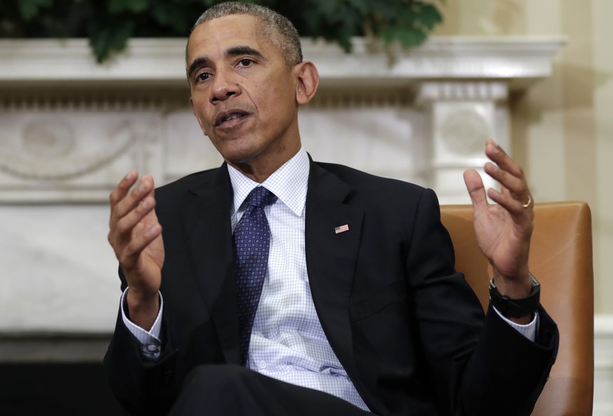 Obama spricht FBI-Chef Comey in der Mail-Affäre sein Vertrauen aus