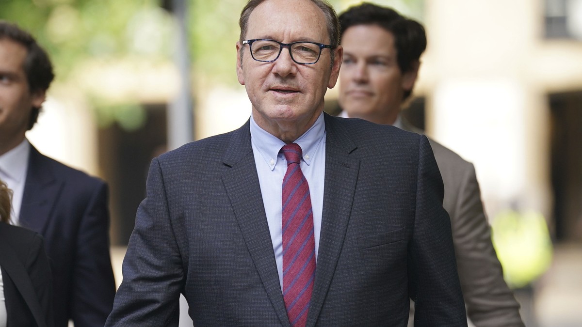 Weiterer Zeuge beschreibt Übergriff durch Hollywood-Star Spacey Weiterer Zeuge beschreibt Übergriff durch Hollywood-Star Spacey